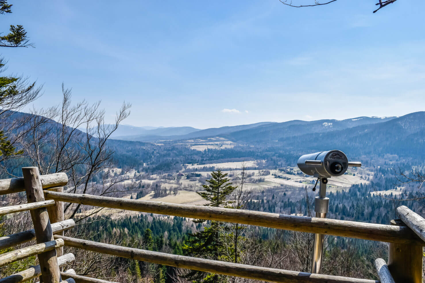 Ponowne otwarcie Wieży Widokowej Jeleni Skok w Cisnej
